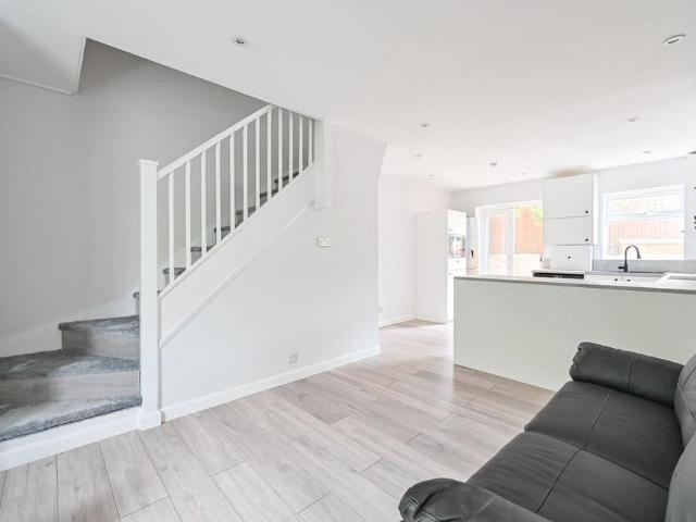 2 bedroom house to rent