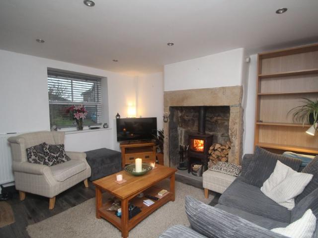 2 bedroom house to rent