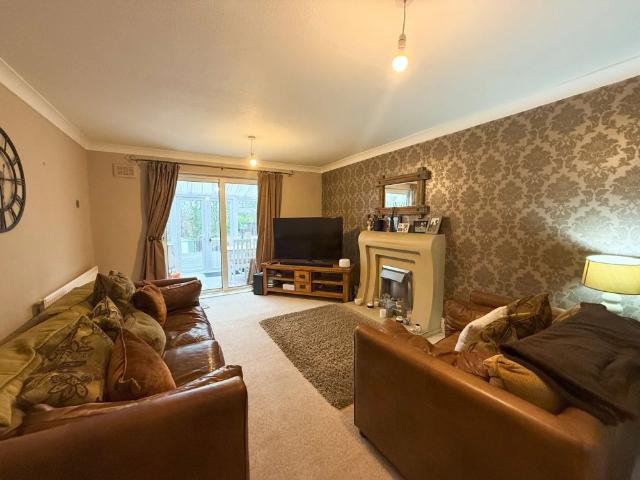 2 bedroom house to rent