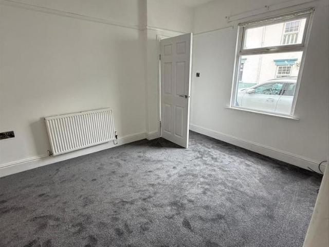 2 bedroom house to rent