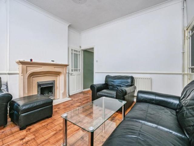 2 bedroom house to rent