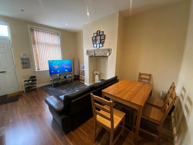 2 bedroom house to rent