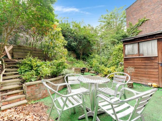 2 bedroom house to rent