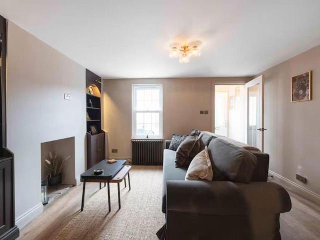 2 bedroom house to rent