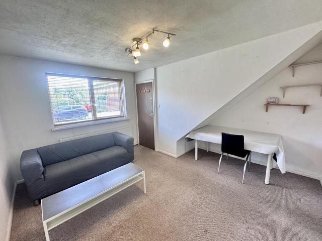 2 bedroom house to rent