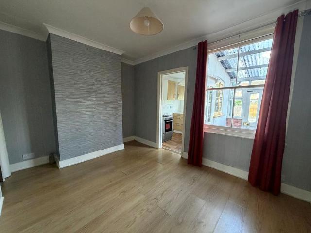 2 bedroom house to rent
