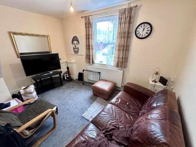 2 bedroom house to rent