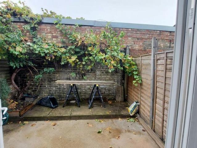 2 bedroom house to rent