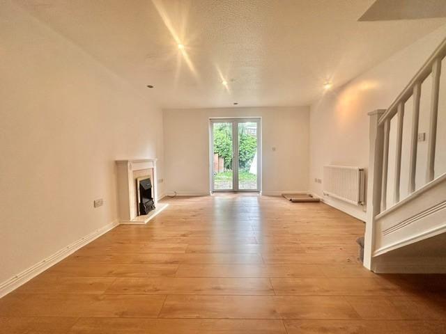 2 bedroom house to rent