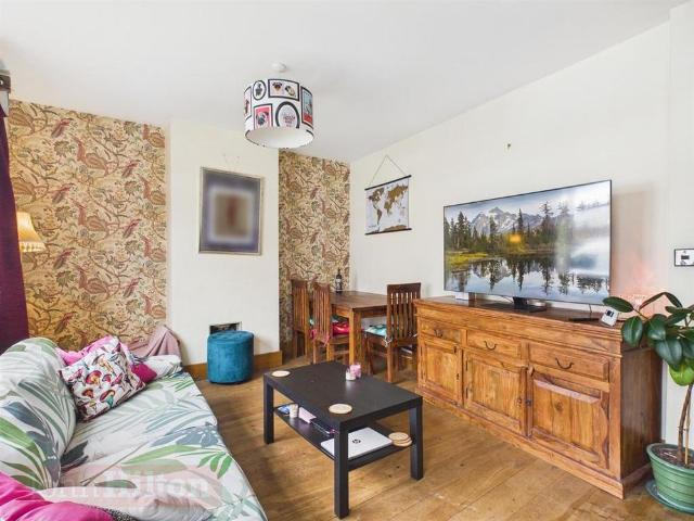 2 bedroom house to rent