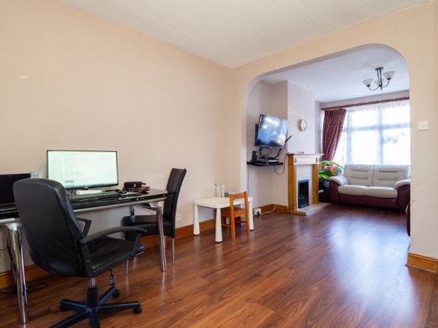 2 bedroom house to rent