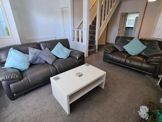 2 bedroom house to rent