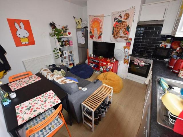 2 bedroom house to rent