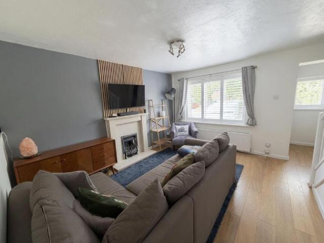 2 bedroom house to rent