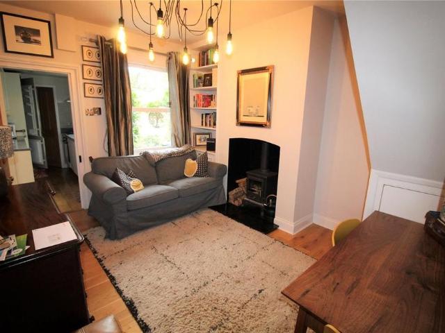 2 bedroom house to rent