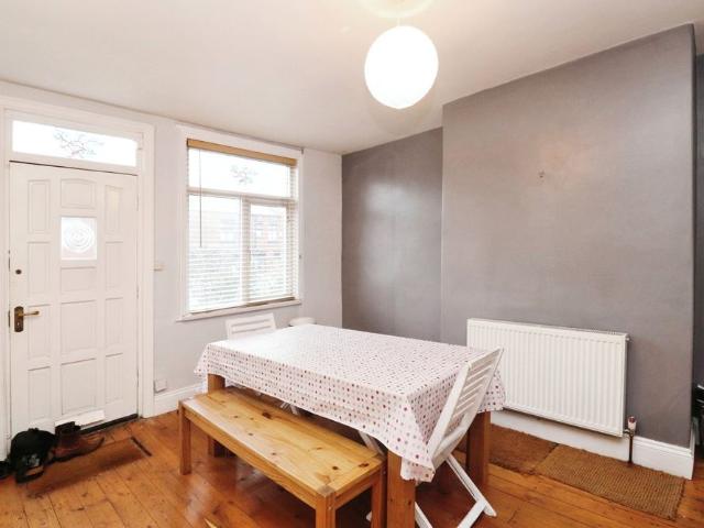 2 bedroom house to rent
