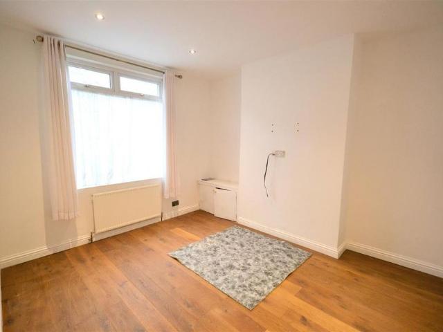 2 bedroom house to rent