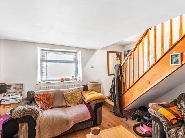 2 bedroom house to rent