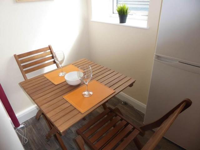 2 bedroom house to rent