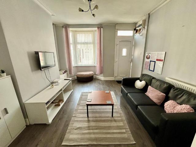 2 bedroom house to rent