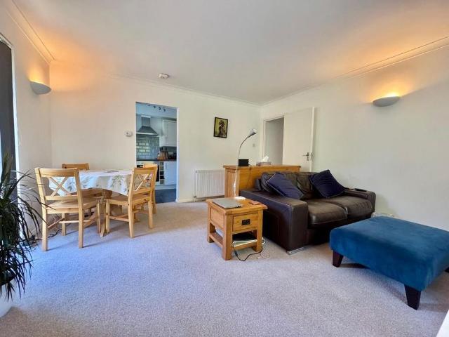 2 bedroom house to rent