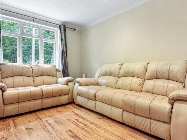 2 bedroom house to rent