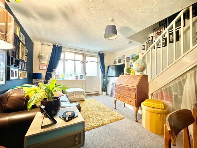 2 bedroom house to rent