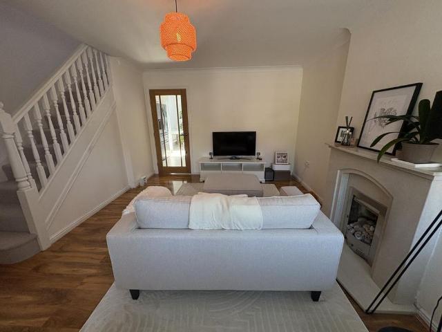 2 bedroom house to rent
