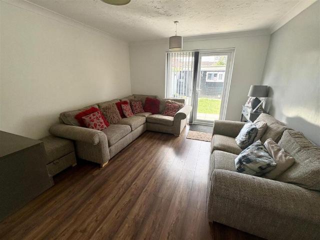 2 bedroom house to rent