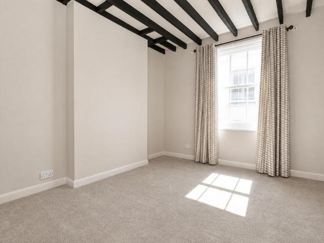 2 bedroom house to rent