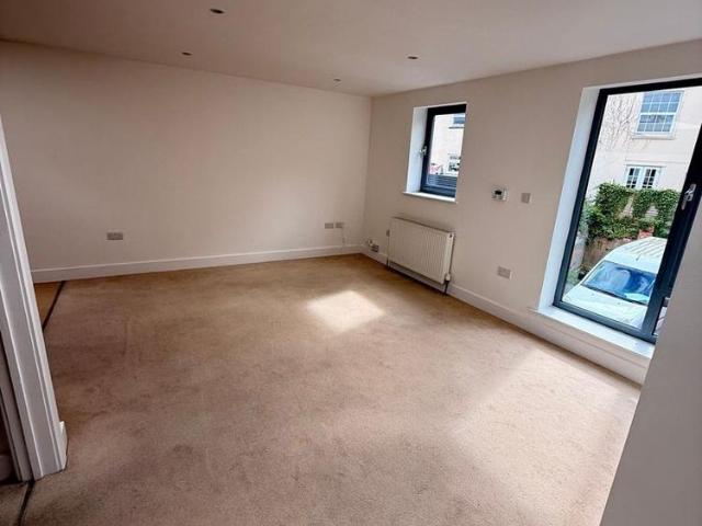 2 bedroom house to rent