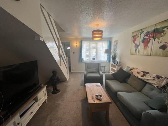 2 bedroom house to rent