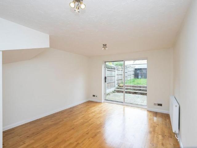 2 bedroom house to rent