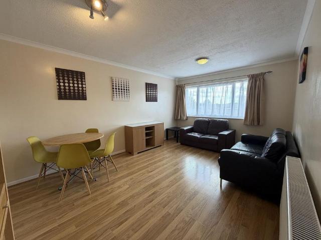 2 bedroom house to rent