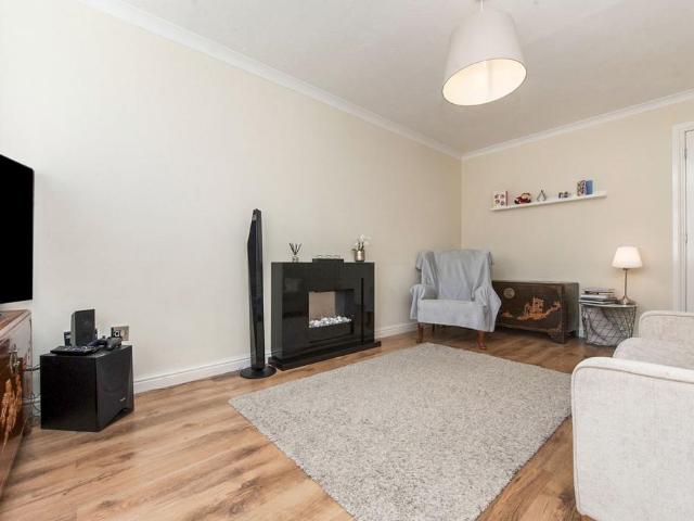 2 bedroom house to rent