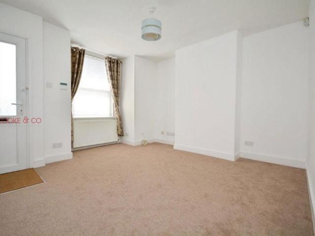2 bedroom house to rent