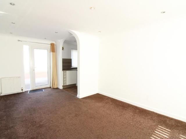 2 bedroom house to rent