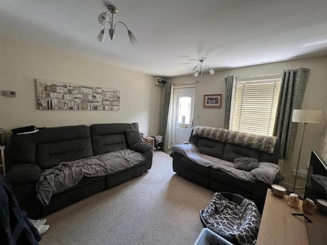 2 bedroom house to rent