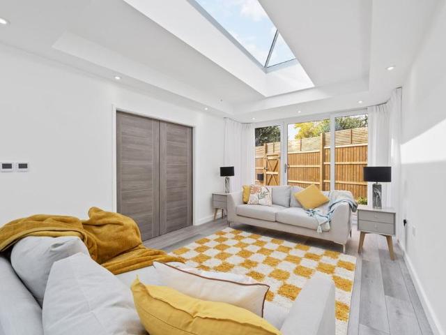 2 bedroom house to rent