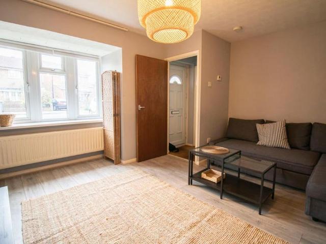 2 bedroom house to rent