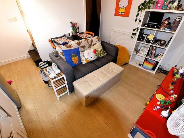 2 bedroom house to rent