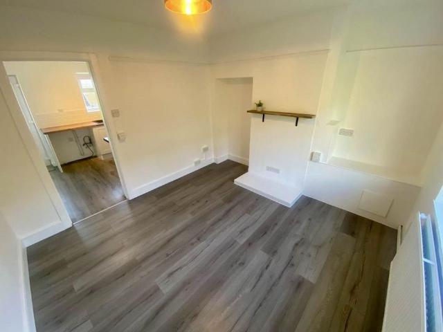 2 bedroom house to rent