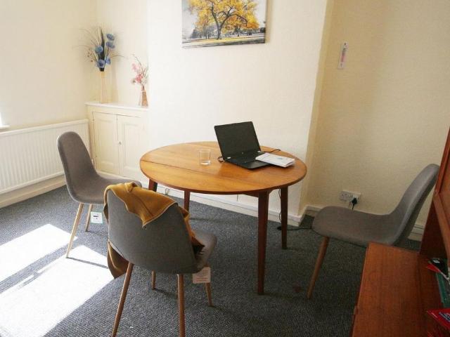 2 bedroom house to rent