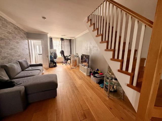 2 bedroom house to rent