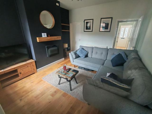 2 bedroom house to rent
