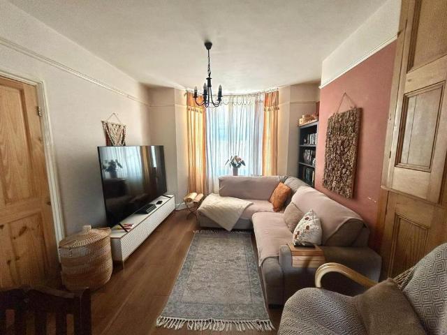 2 bedroom house to rent