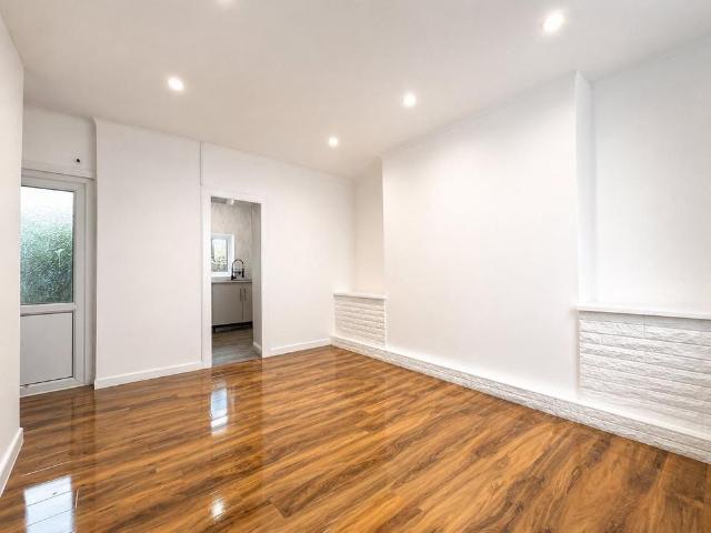 2 bedroom house to rent