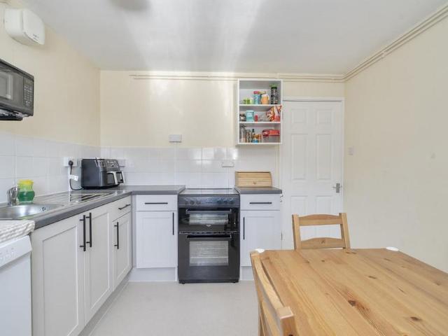 2 bedroom house to rent