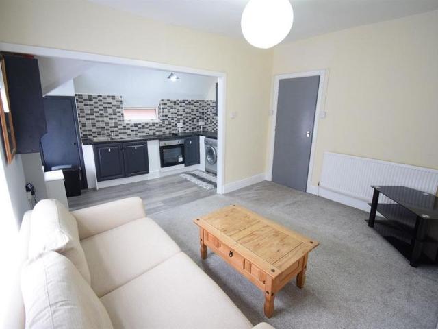 2 bedroom house to rent
