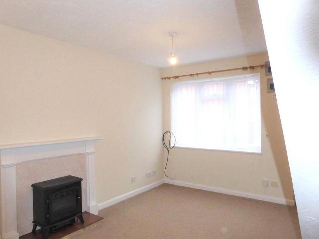 2 bedroom house to rent